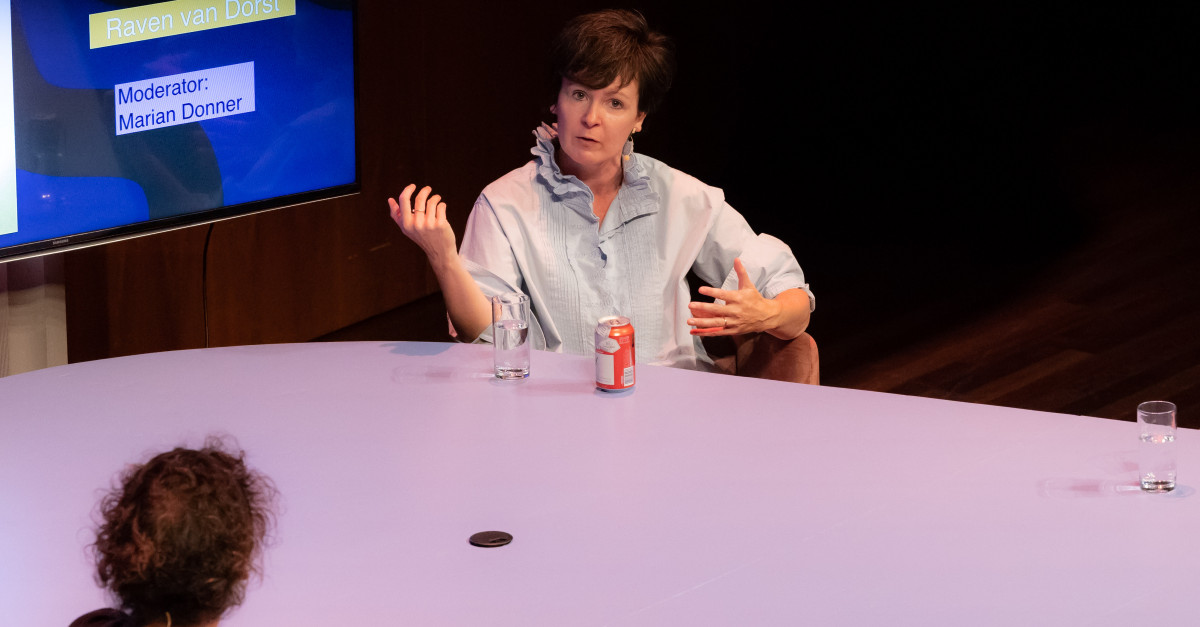 Olivia Laing en Raven van Dorst over de fluïditeit van het menselijk ...